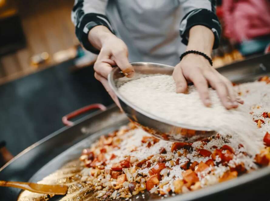 Paella 101: What You Can And Cannot Put In Paella - Rice Array